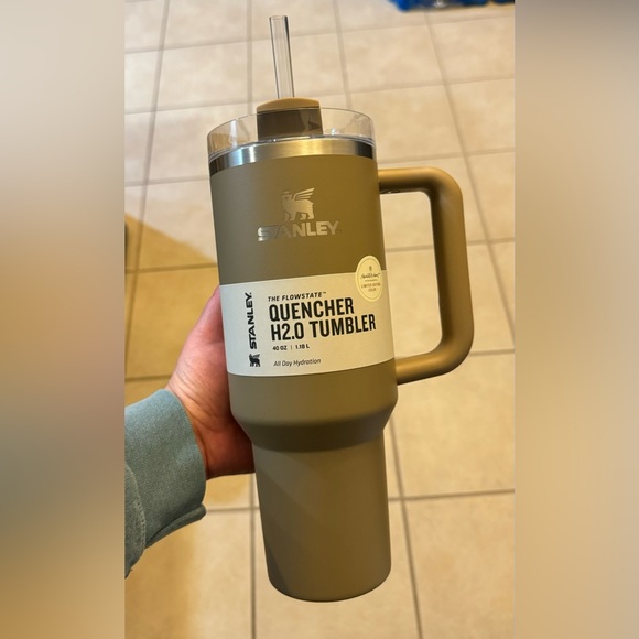 Stanley | Dining | Stanley Basic Brown The Flowstate H2 Quencher 40oz ...